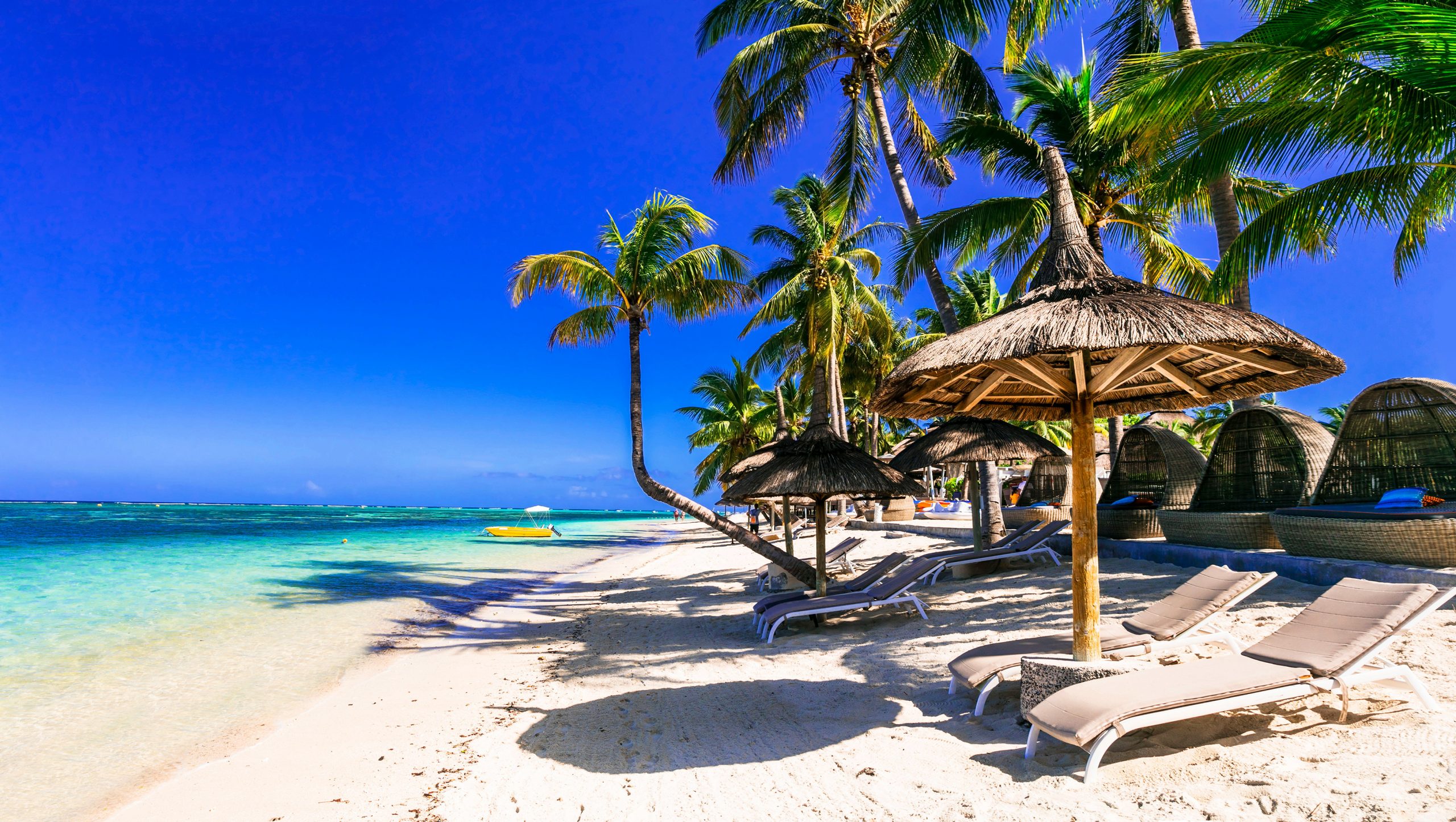 Best beaches of Mauritiius island - Flic en Flac with great resorts and ...